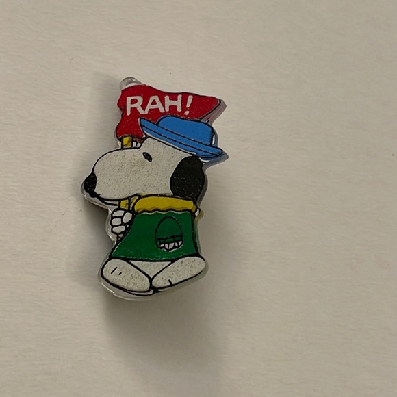 Peanuts | Other | Vintage Snoopy Peanuts Dog Plastic Cheer Rah E | Poshmark